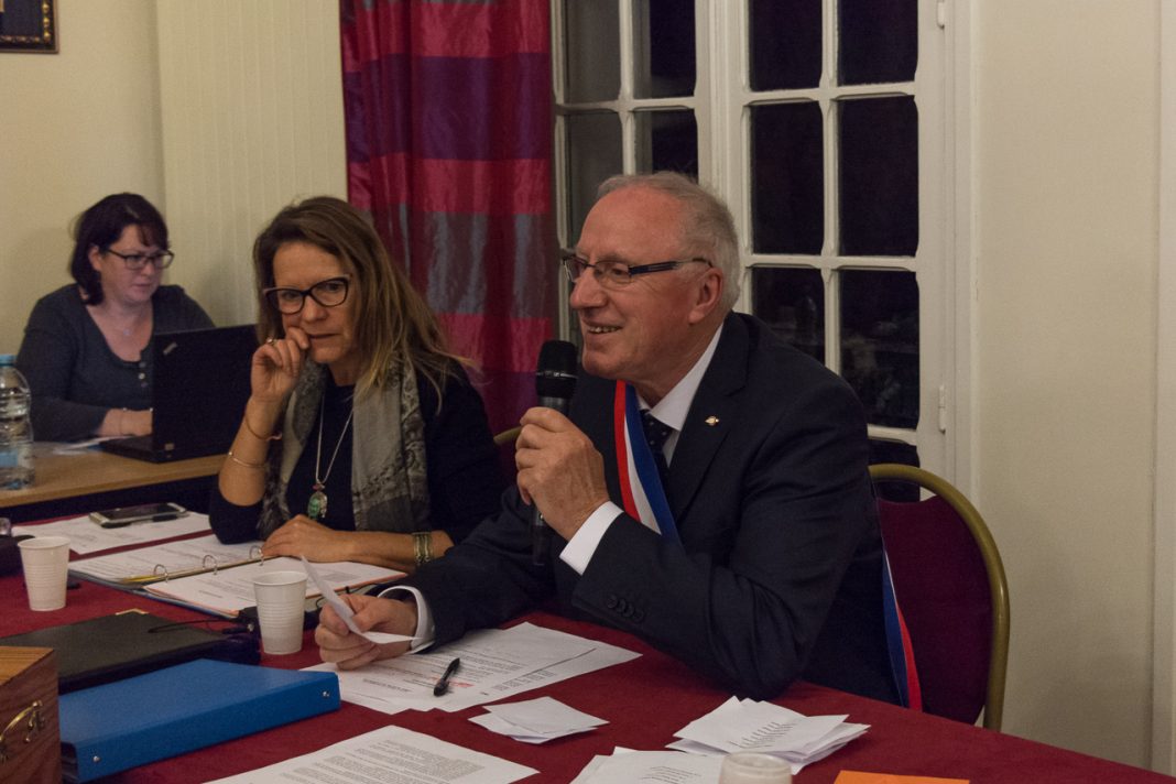 Suite à la démission du maire, une passation sans surprise - La Gazette ...