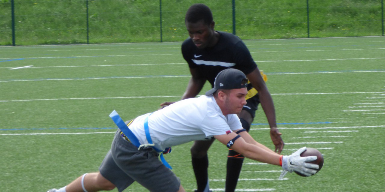 Les Lycans font découvrir le flag football aux Muriautins - La Gazette ...