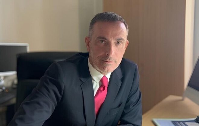 Le nouveau procureur de la République du tribunal de Versailles arrive ...